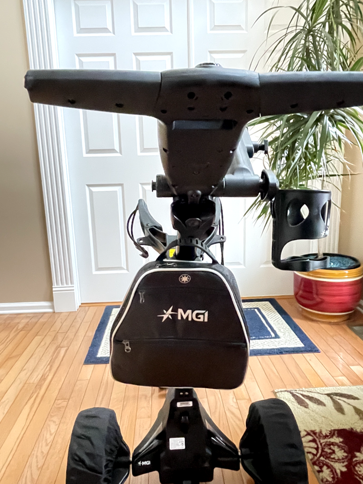 MGI ZipNAVIGATOR, Lithium Battery golf caddie, remote, and accessories ...