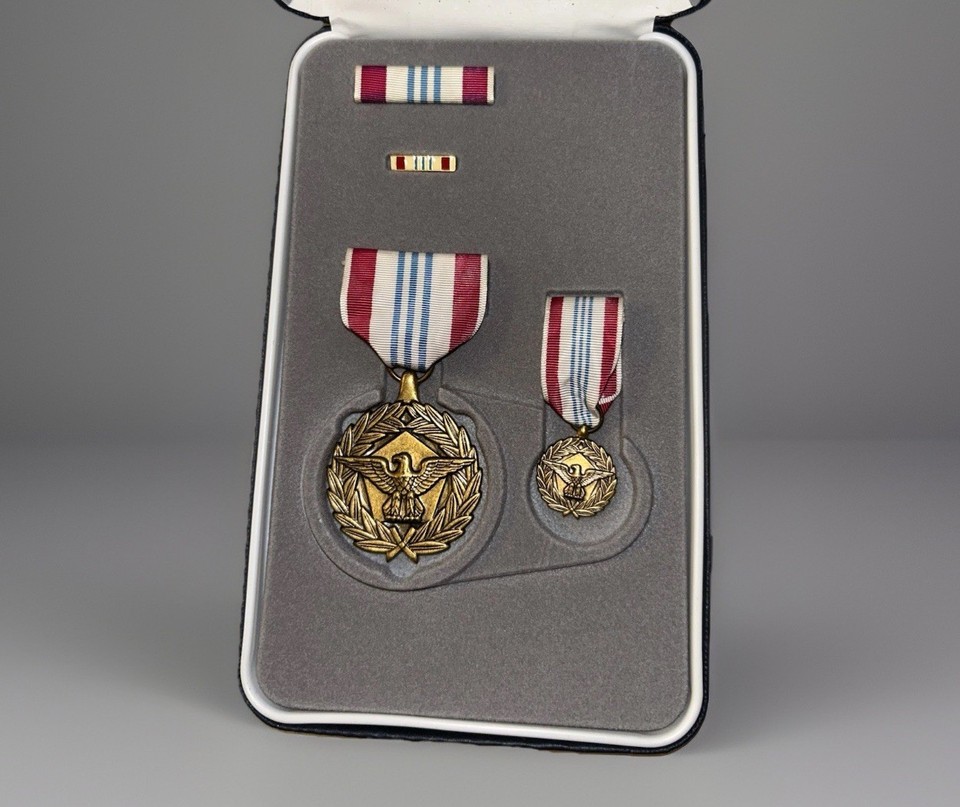 DEFENSE MERITORIOUS SERVICE MEDAL SET - AUTHORIZED ISSUE MEDAL-RIBBON ...