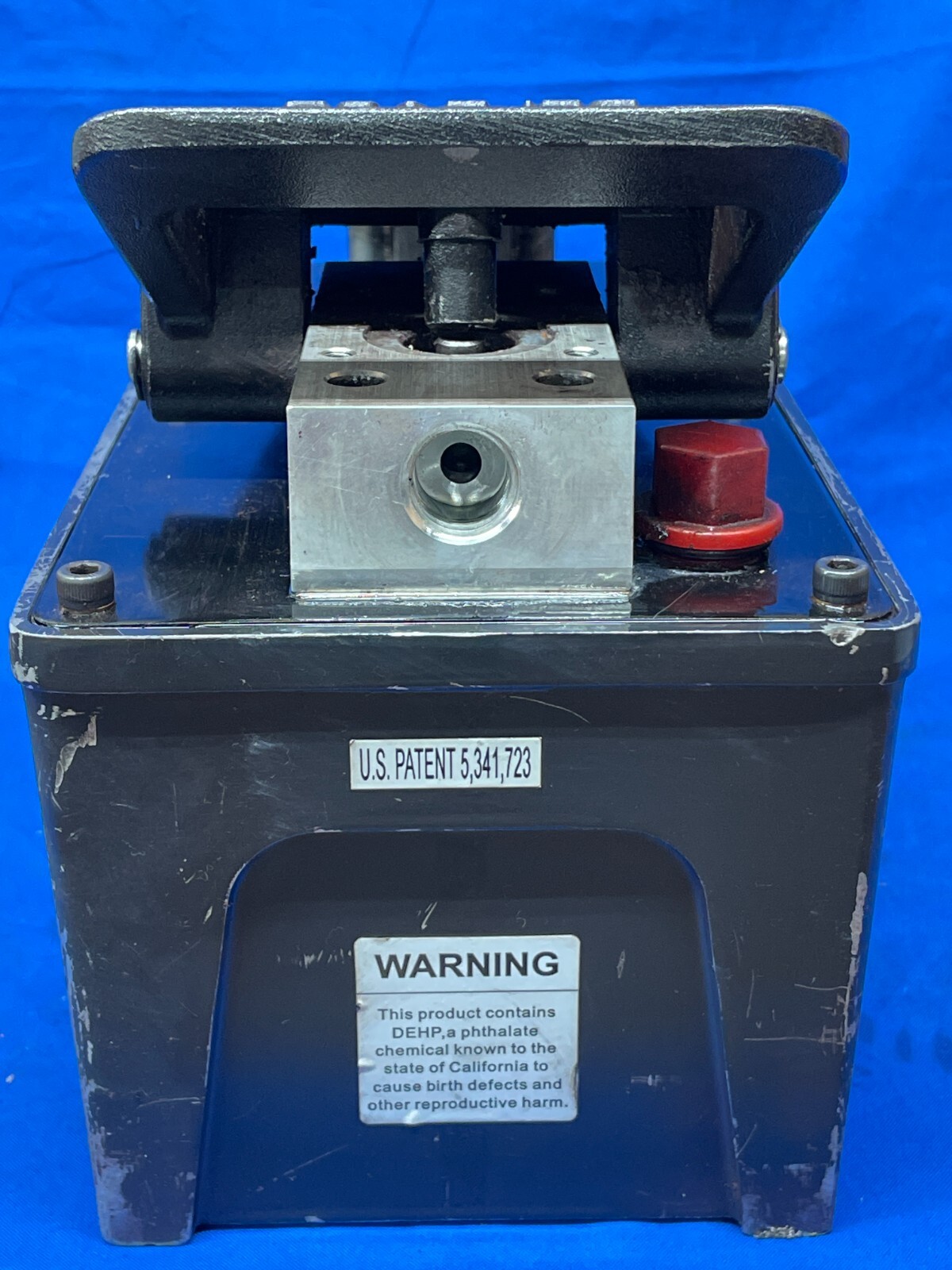 OMEGA LIFT AIR ACTUATED HYDRAULIC TREADLE PUMP 22903 | eBay