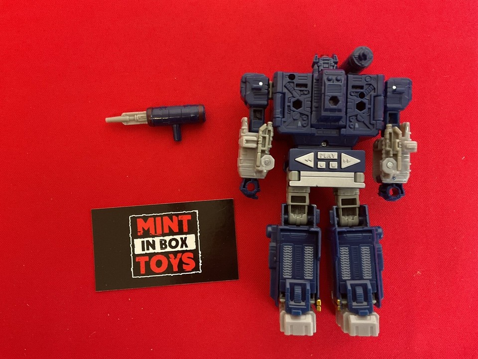 Hasbro Transformers Netflix War for Cybertron Voyager Soundwave Figure ...