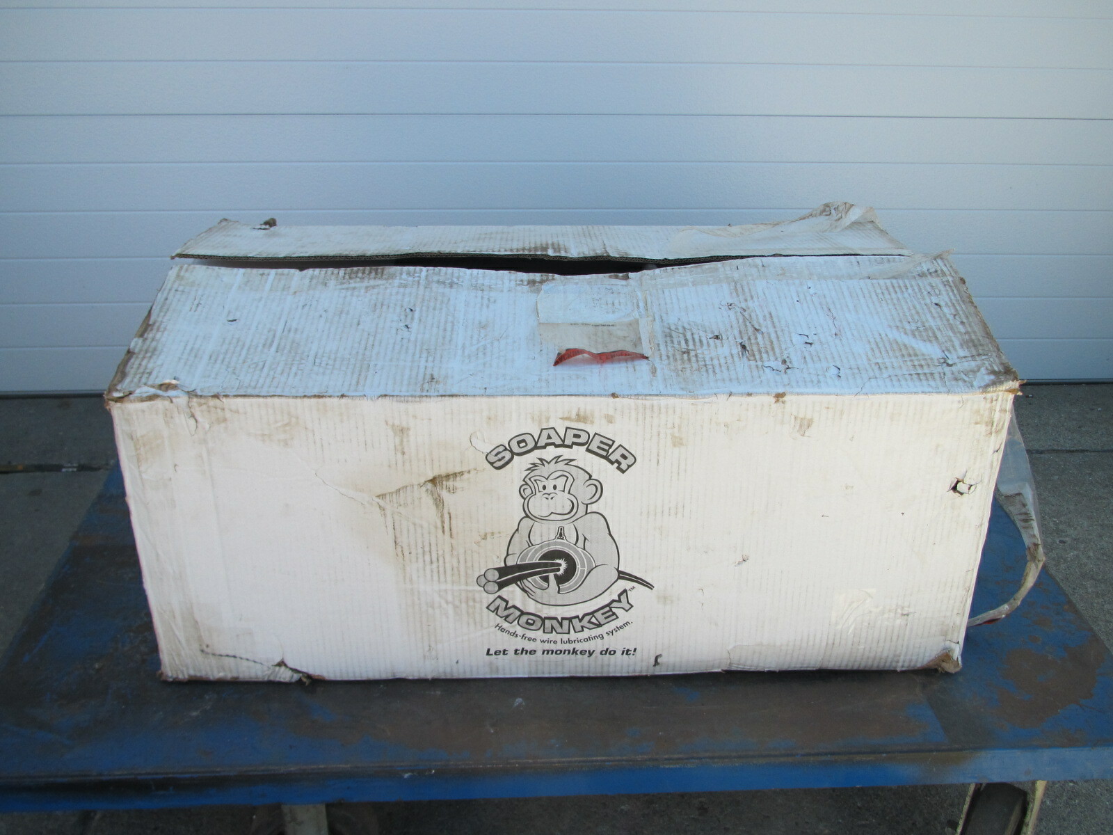 Soaper Monkey Hands Free Wire Lubrication Pump & Battery New Free ...