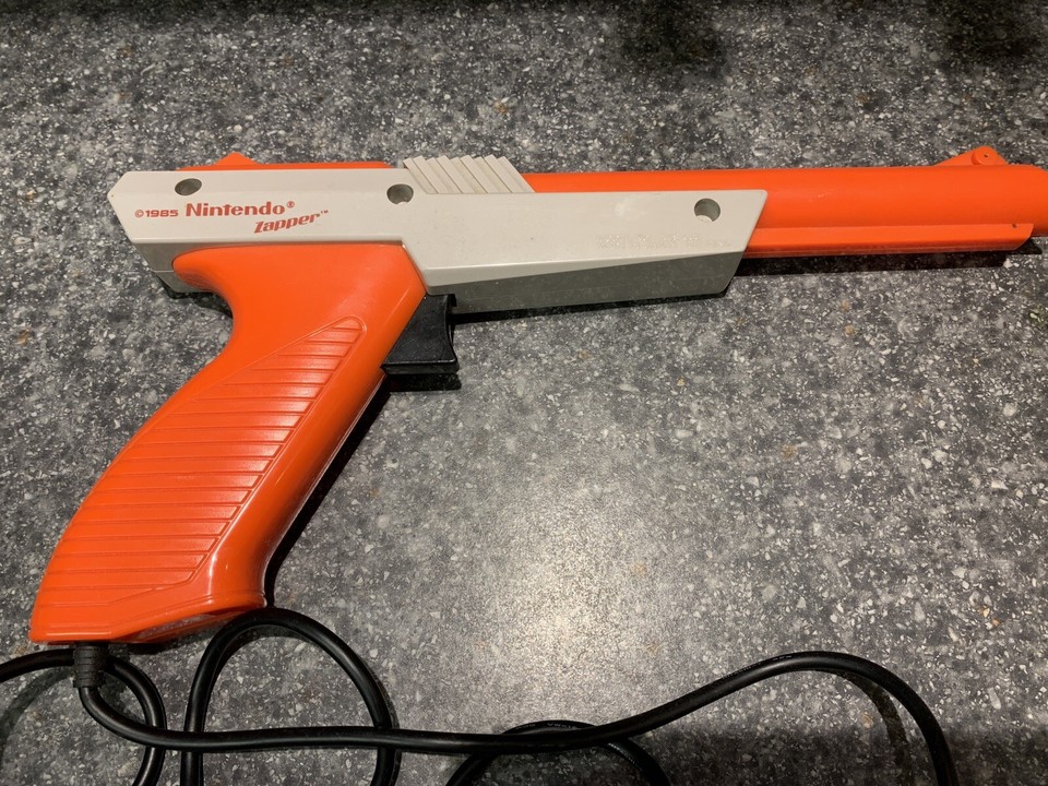 Original 1985 Nintendo NES Zapper Duck Hunt Gun Authentic NES-005 OEM ...