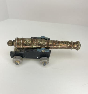 Britain’s Ltd England Small toy cannon on wheels with working pin ...