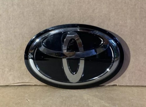 Nice! Toyota Front Radiator Grille Emblem Genuine 90975-02024 Black ...