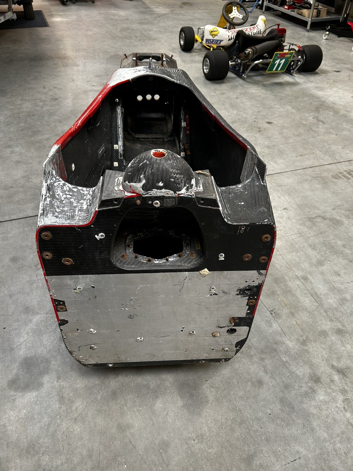 Dallara F3 carbon fibre monocoque. Can be rebuilt or would suit ...