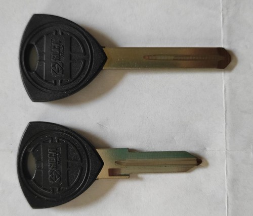 STOCK PZ 2 CHIAVI ACCENSIONE E PORTE LANCIA DELTA PRISMA SILCA GT2BP e ...