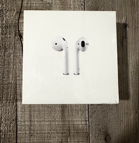 Apple AirPods 1st Generation In-Ear Headsets with Charging Case - White ...