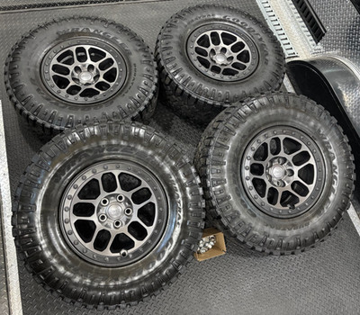 Jeep Wrangler Rubicon 392 XR 17" Bronze Beadlock OEM Wheels 35" Tires ...