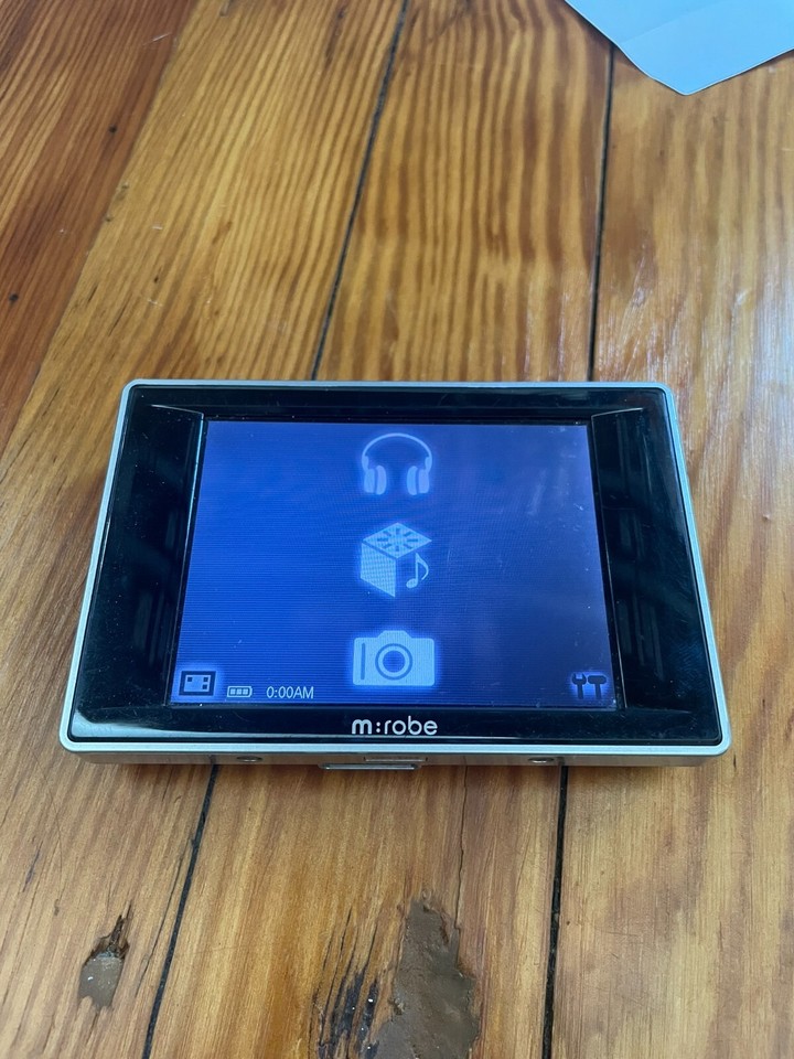 Olympus m:robe MR-500i Black/White ( 20 GB ) Digital Media Player ...