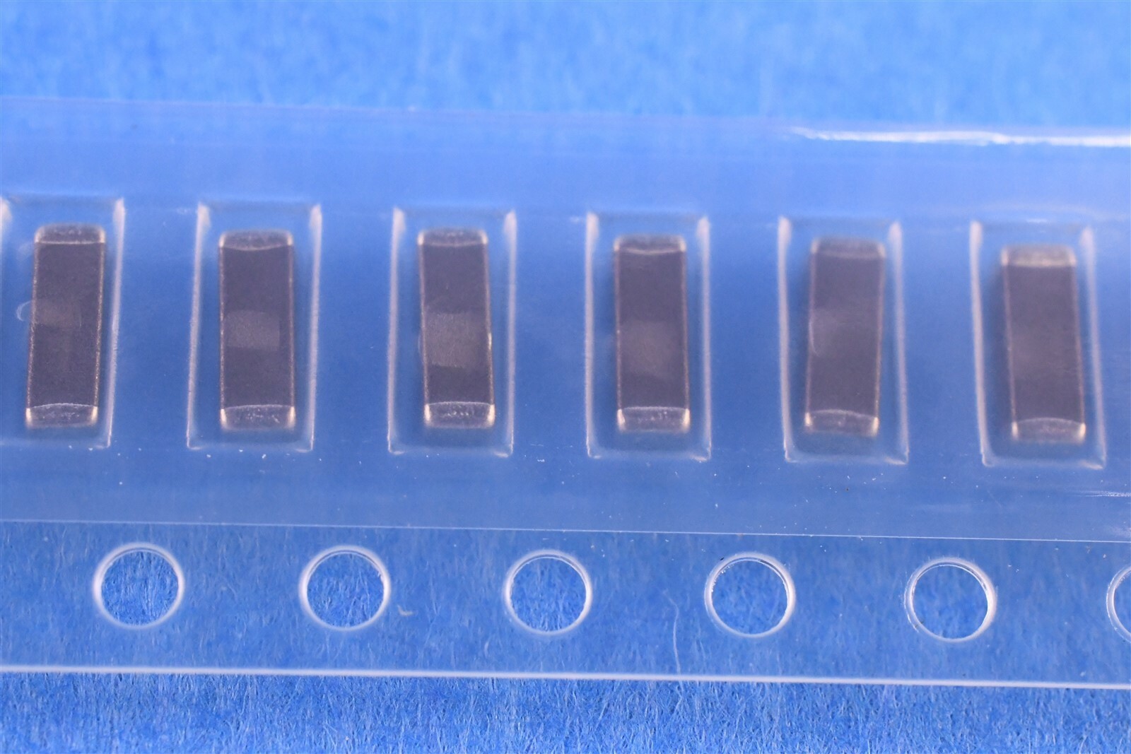 2500 Murata Electronics Ferrite Beads 1806 470 OHM SMD/SMT ...