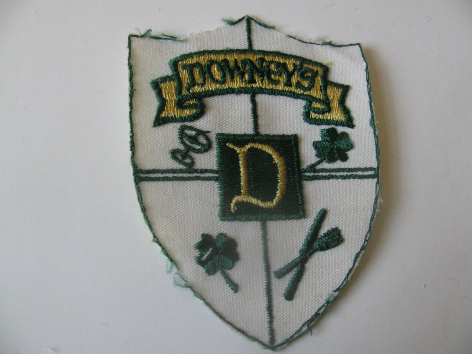 Vtg DOWNEY'S FAMILY CREST Embroidered Patch 3" NOS NEW STOCK FREE ...