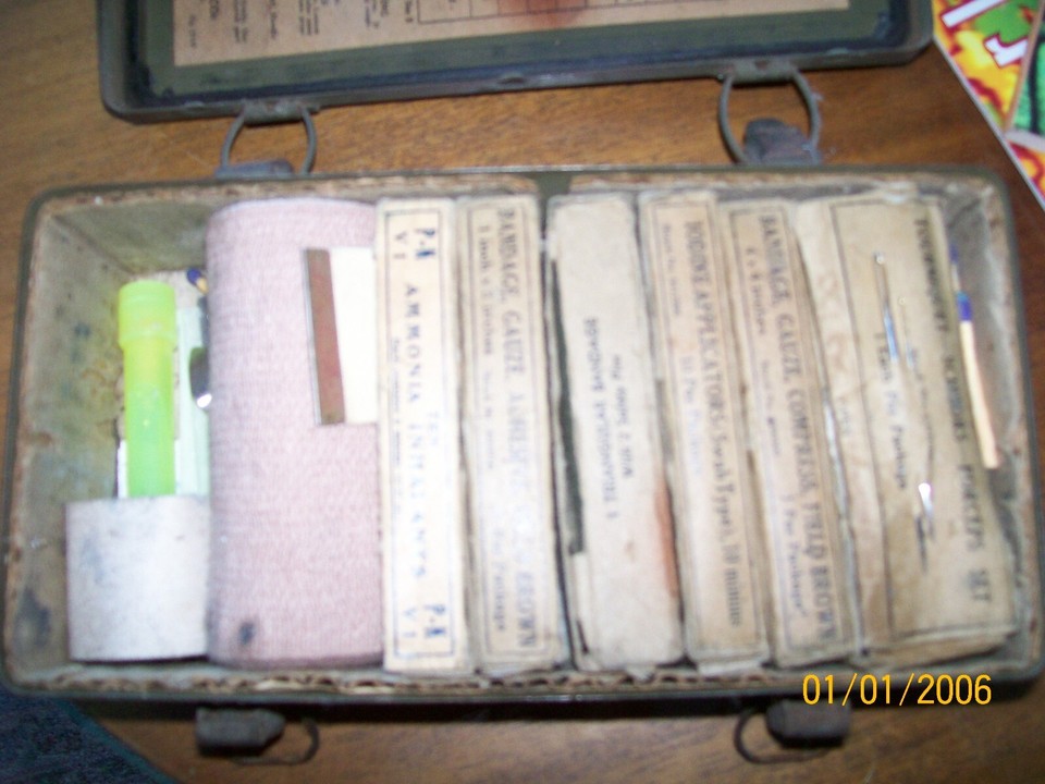 VINtage Army World War II, Vietnam ERA US ARMY METAL FIRST AID KIT W ...