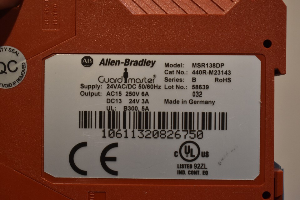 Allen Bradley msr138dp 440R-m23143 Guardmaster Safety Relay. 2 pcs w ...