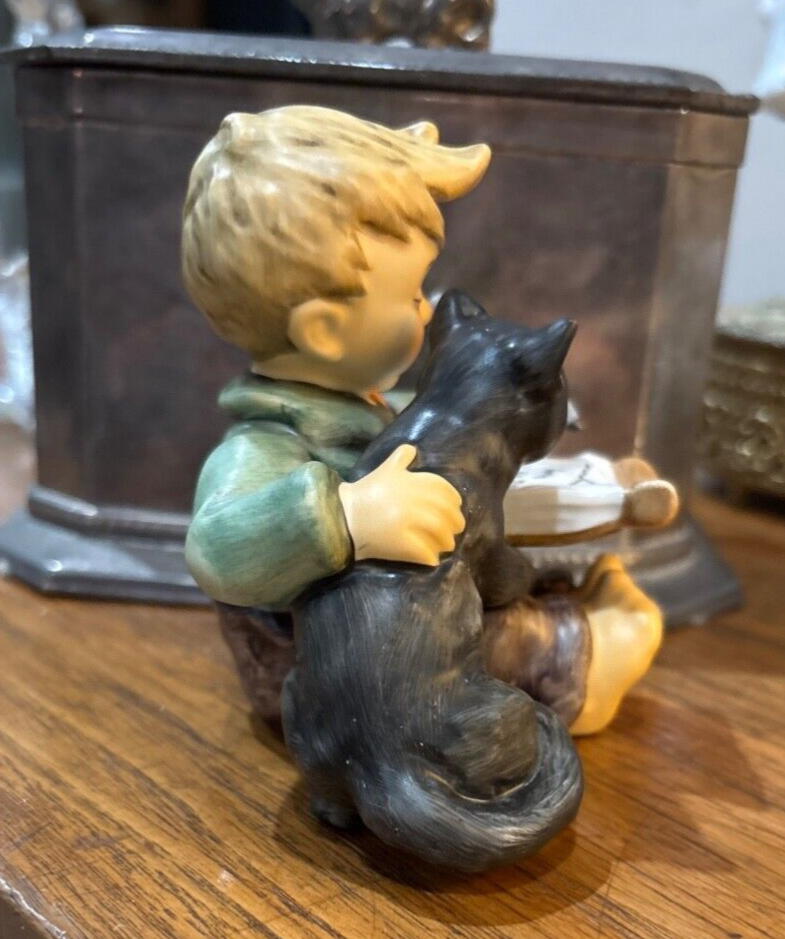 M I Hummel Goebel FIGURINE "CAT'S MEOW" HUM #2136 TMK8 3.5" Tall Boy w ...