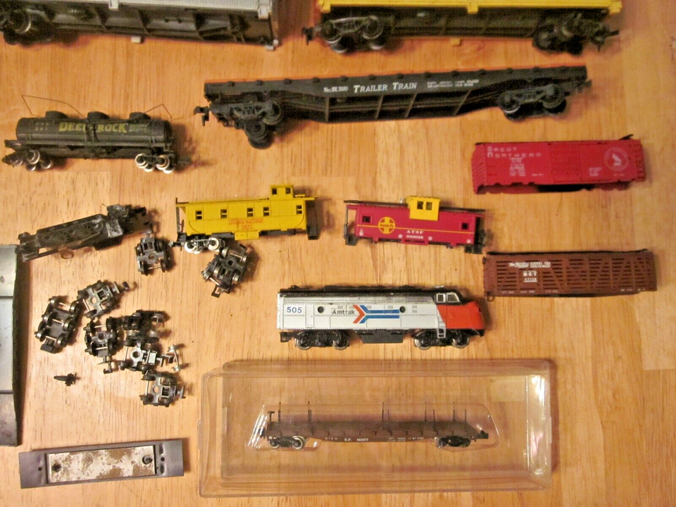 Lot of model train parts engine N scale AMTRAK tyco tracks trains track ...