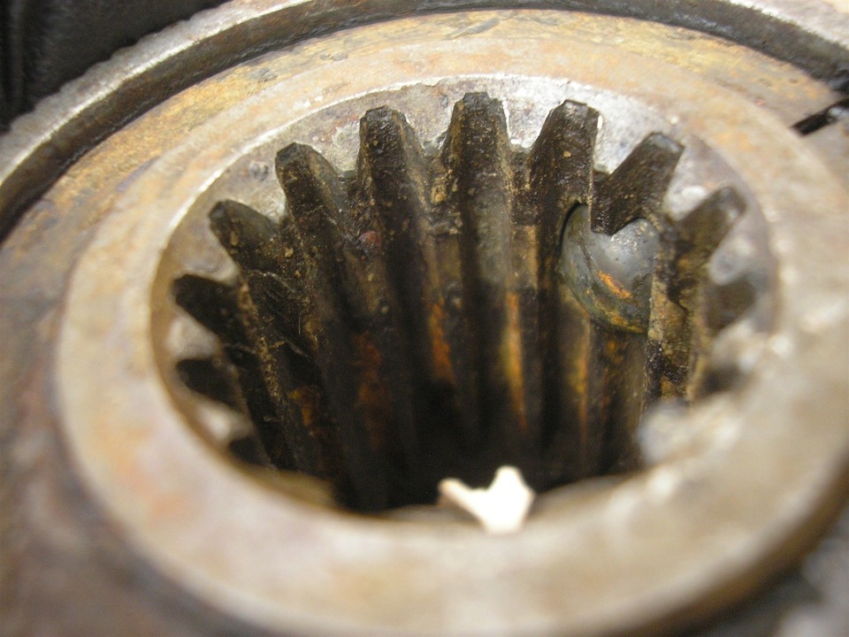 Gravely 818T Tractor 15 Spline PTO Attachment Male Driveshaft U-Joint ...