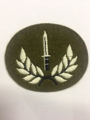 BRITISH ARMY BAYONET DAGGER IN WREATH BADGE PATCH - CLASS 1 INFANTRY ...