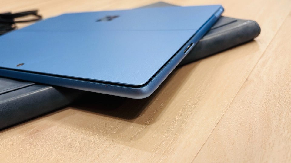 Microsoft Surface Sapphire Pro 9 Core i7 12th Gen 16GB RAM 256GB ...