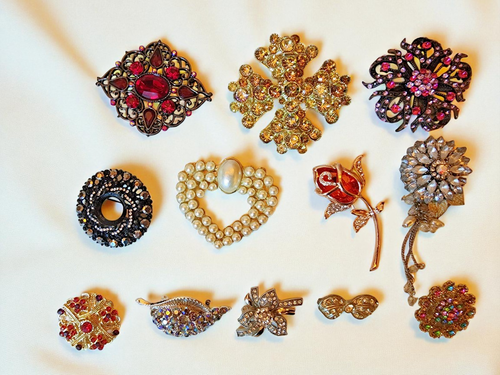 Lot of 12 Statement Brooches – Vintage-Inspired Rhinestone Pins ...
