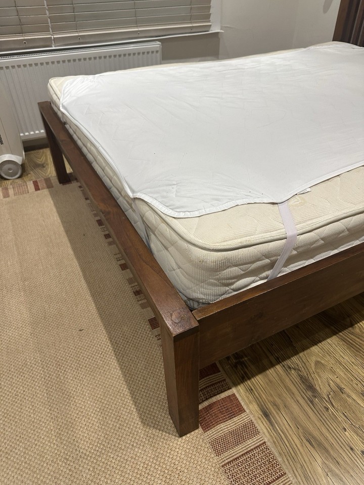 Java Mahogany Wooden Bed Frame And Mattress - Kingsize Bed Very Big ...