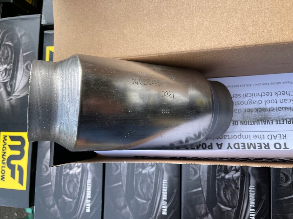 MAGNAFLOW 54959 - 3" CERAMIC CAT UNIVERSAL SPUN CATALYTIC CONVERTERS | eBay