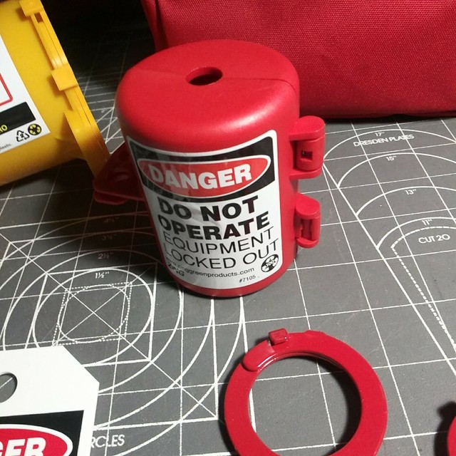 Zing Portable Lockout Kit Filled Electrical Lockout Pouch Red Red 7121 ...