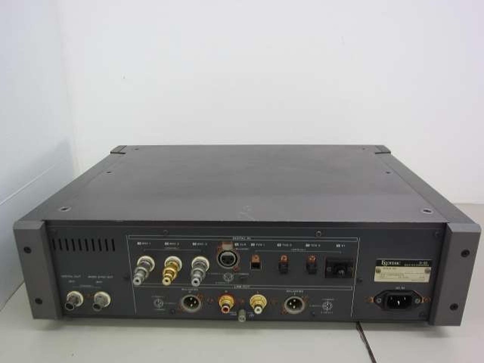 Esoteric D-30/P-30 CD Transport + Remote VRS-D RigidDisc System, Used ...