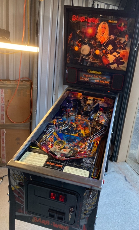 1996 Gottlieb "Barb Wire" pinball machine -Everything works 100% -GOOD ...