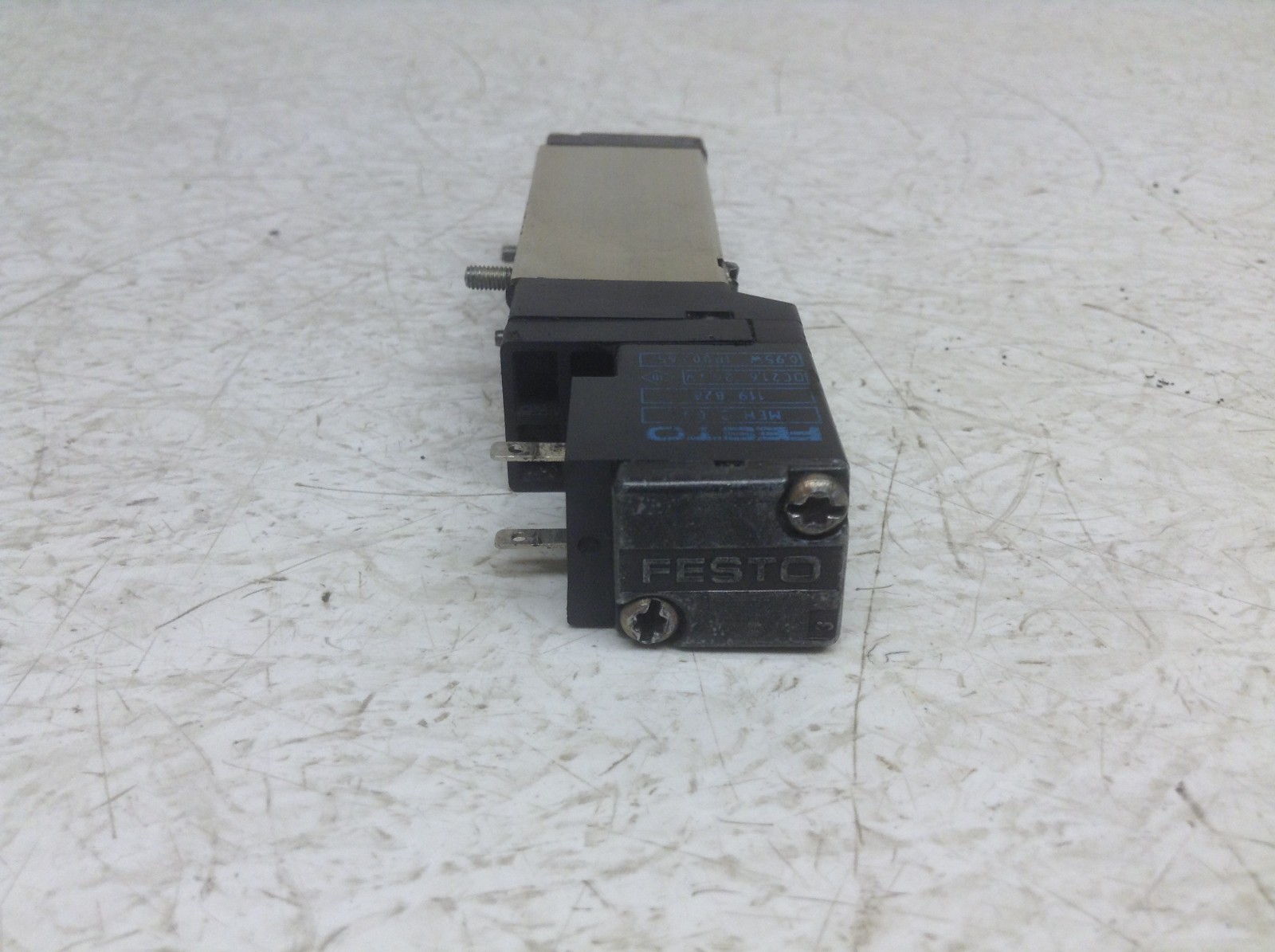 Festo MEH-3/2-4,0-I-S-A Pneumatic Valve 35070 MEH-3-0,9 DC24V 24 VDC 4. ...