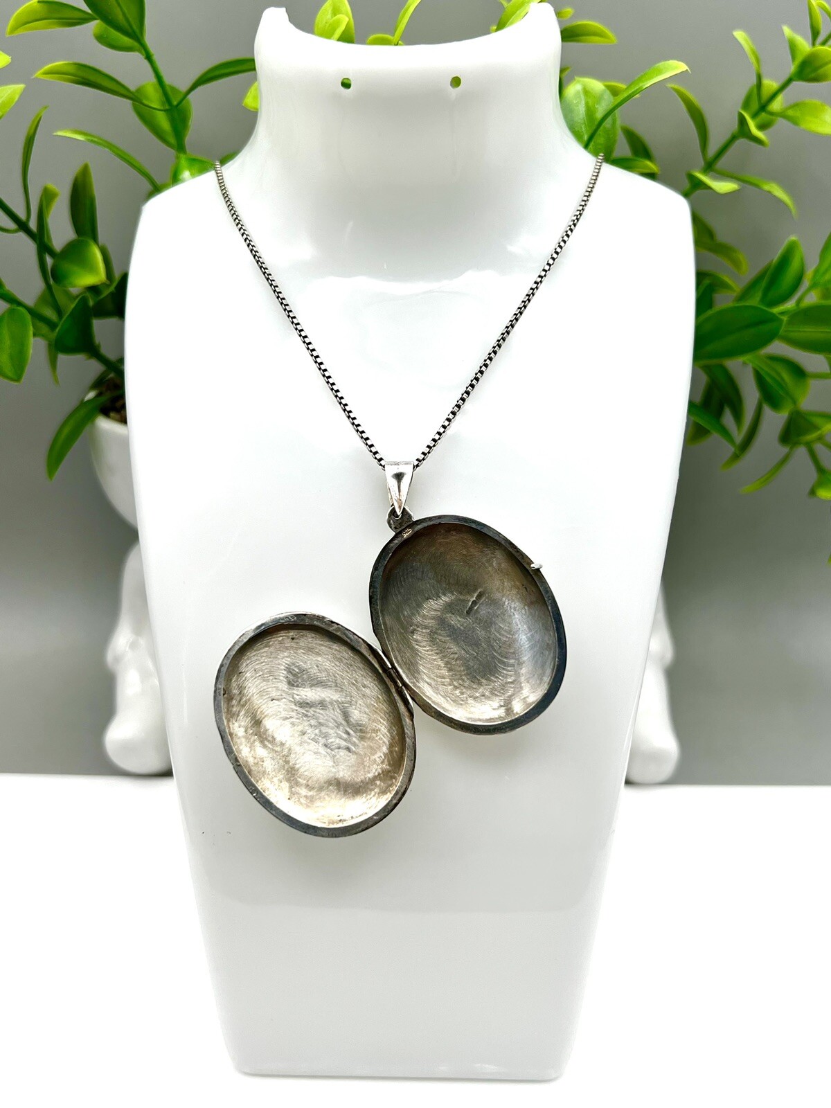 Vintage Extra Large Sterling Silver Locket & 23” Silver Box Chain ...