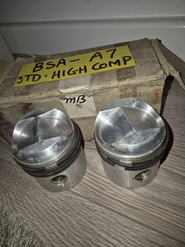 VINTAGE HEPOLITE 12897 PISTONS 1950 BSA A7 11-1 STANDARD NEW OLD STOCK ...