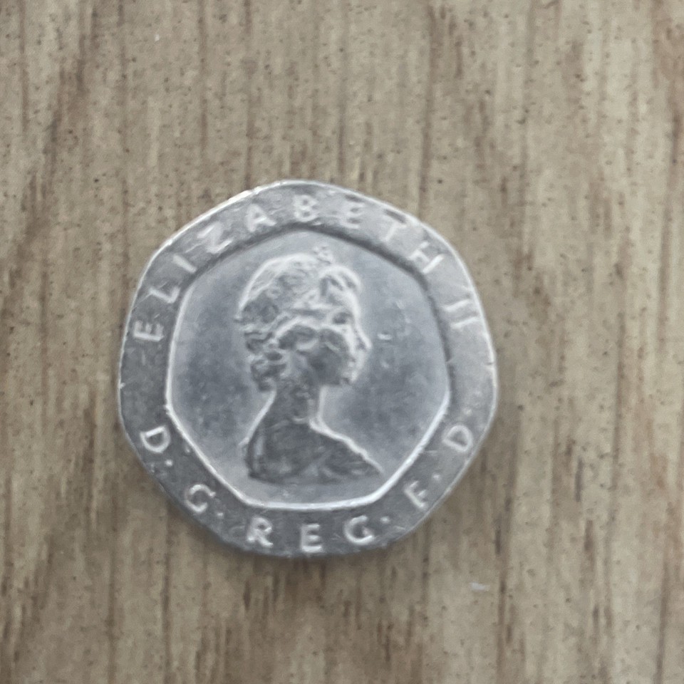 1982 20p Twenty Pence Coin, Rare ORIGINAL FIRST YEAR MINT Tudor rose ...