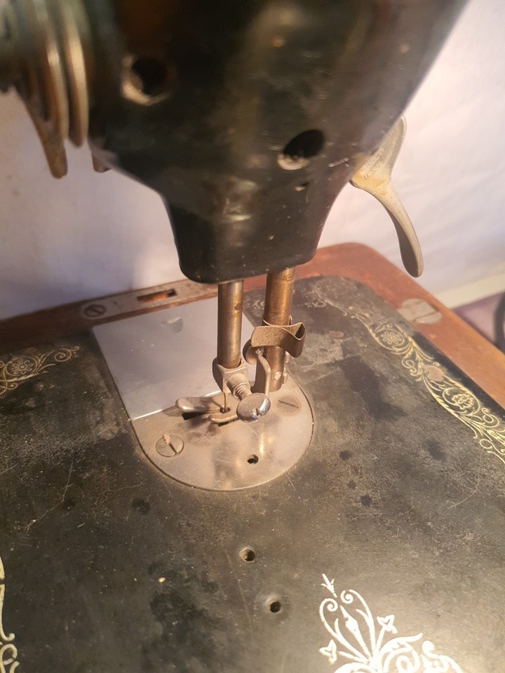 ORIGINAL 1929 Singer Sewing Machine Model 99 AC679985 w/ Pedal - TESTED ...