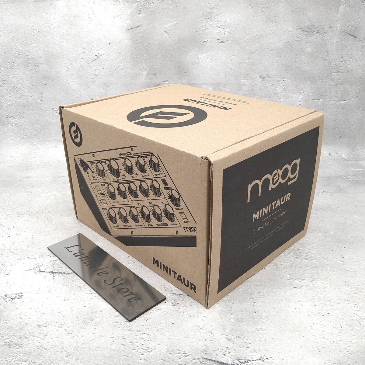Moog MINITAUR Analog Monophonic Synthesizer Bass Black JP Moog MINITAUR Analog Monophonic Synthesizer Bass Black JP