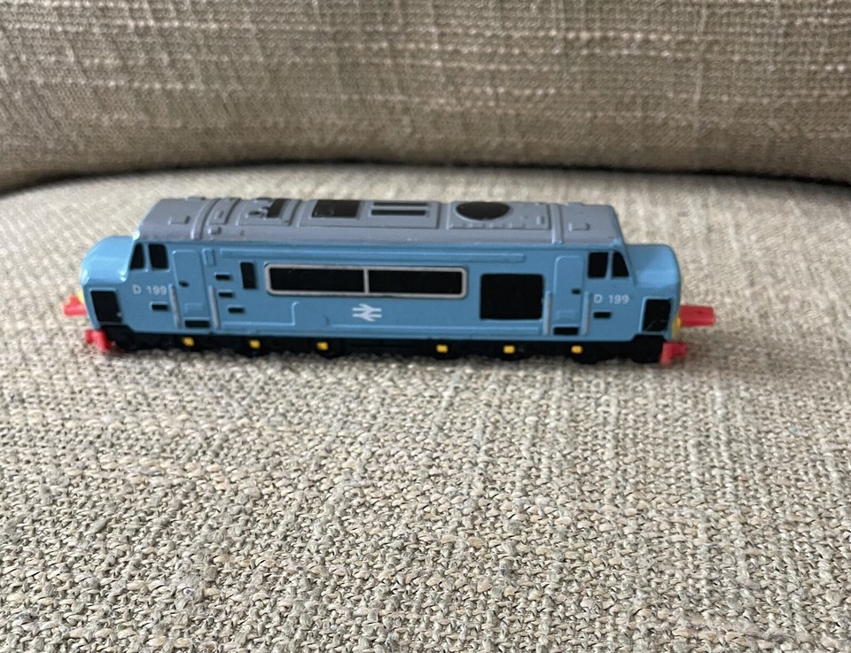 ERTL Diecast Britt Allcroft D199 Diesel 1995 Thomas The Tank Engine ...