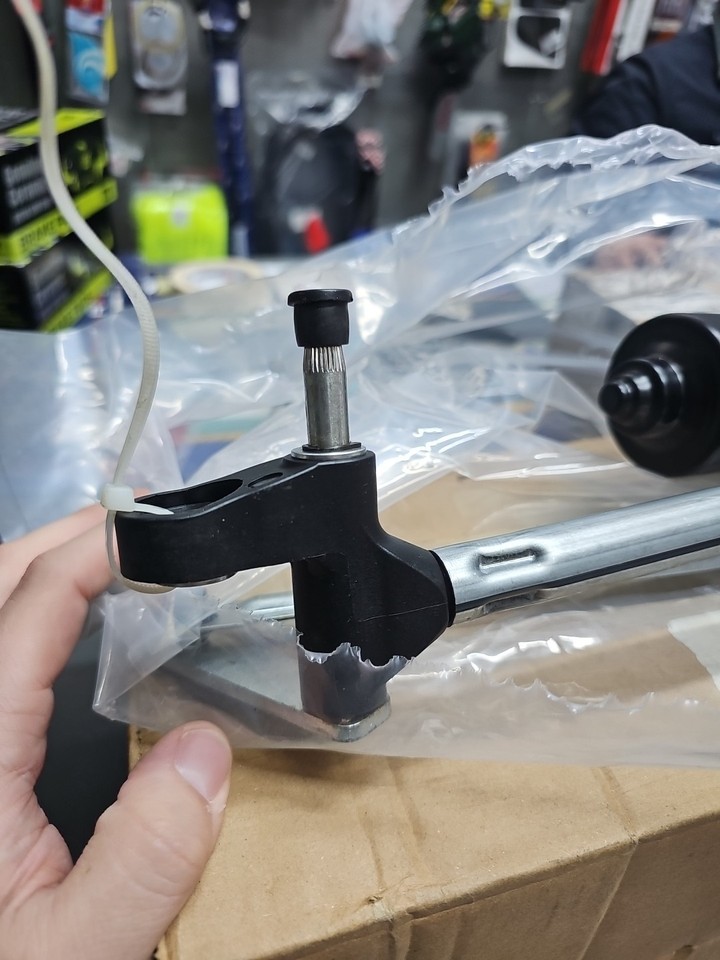 DISPOSITIVO LAVAVETRO/ Tandem Tergicristalli Fiat Stilo 46784604 ...