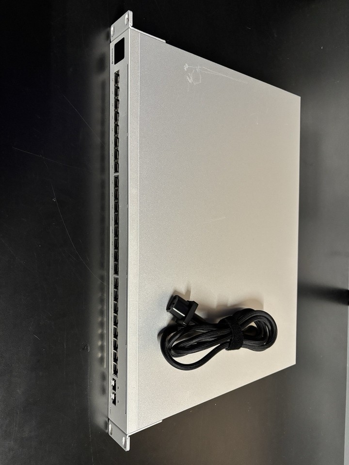 Ubiquiti Unifi USW-Enterprise-24-PoE Rack Mountable 10Gbps PoE Switch ...