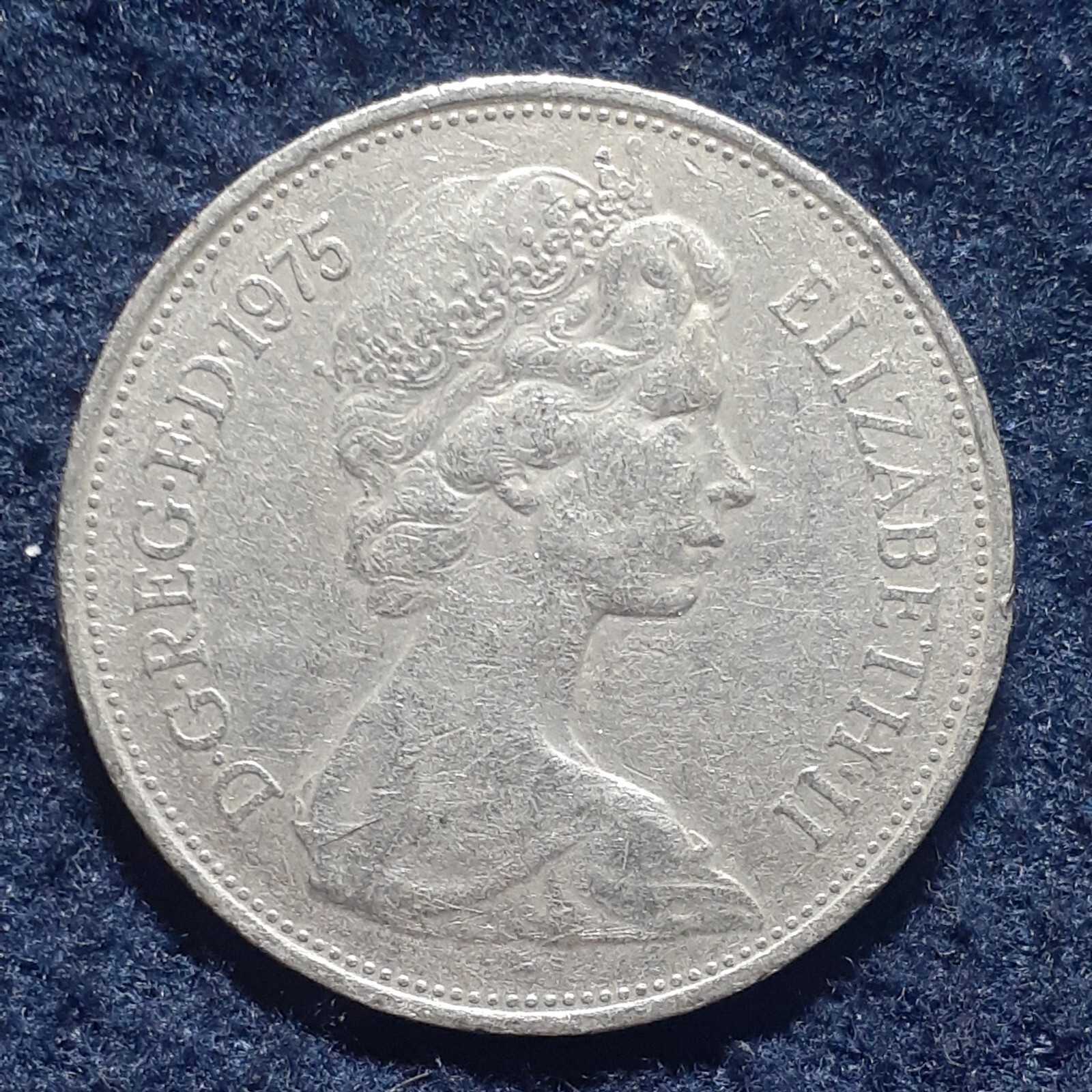 1975 United Kingdom 10 New Pence Queen Elizabeth II Lion passant 28.5mm ...