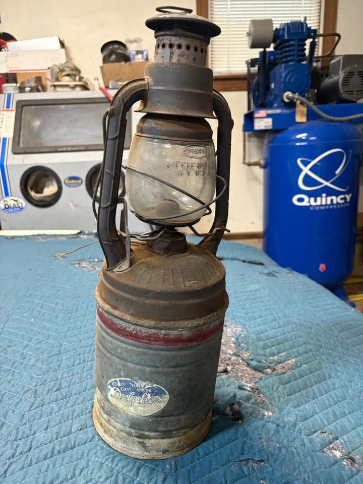 Vintage Little Wizard Lantern Kerosene Lamp Red Globe Loc Nob | eBay