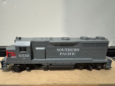 Athearn Trains HO Scale Southern Pacific GP35 6539 Powered Diesel ...