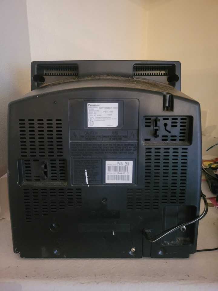 Panasonic PV-M1369 13 Inch TV/ VCR Combo Retro Gaming WORKS TESTED No ...