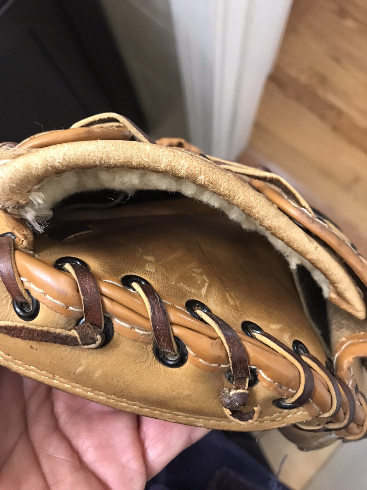 Wilson Hal Smith USA A2575 32” Baseball Softball Catchers Mitt Right ...