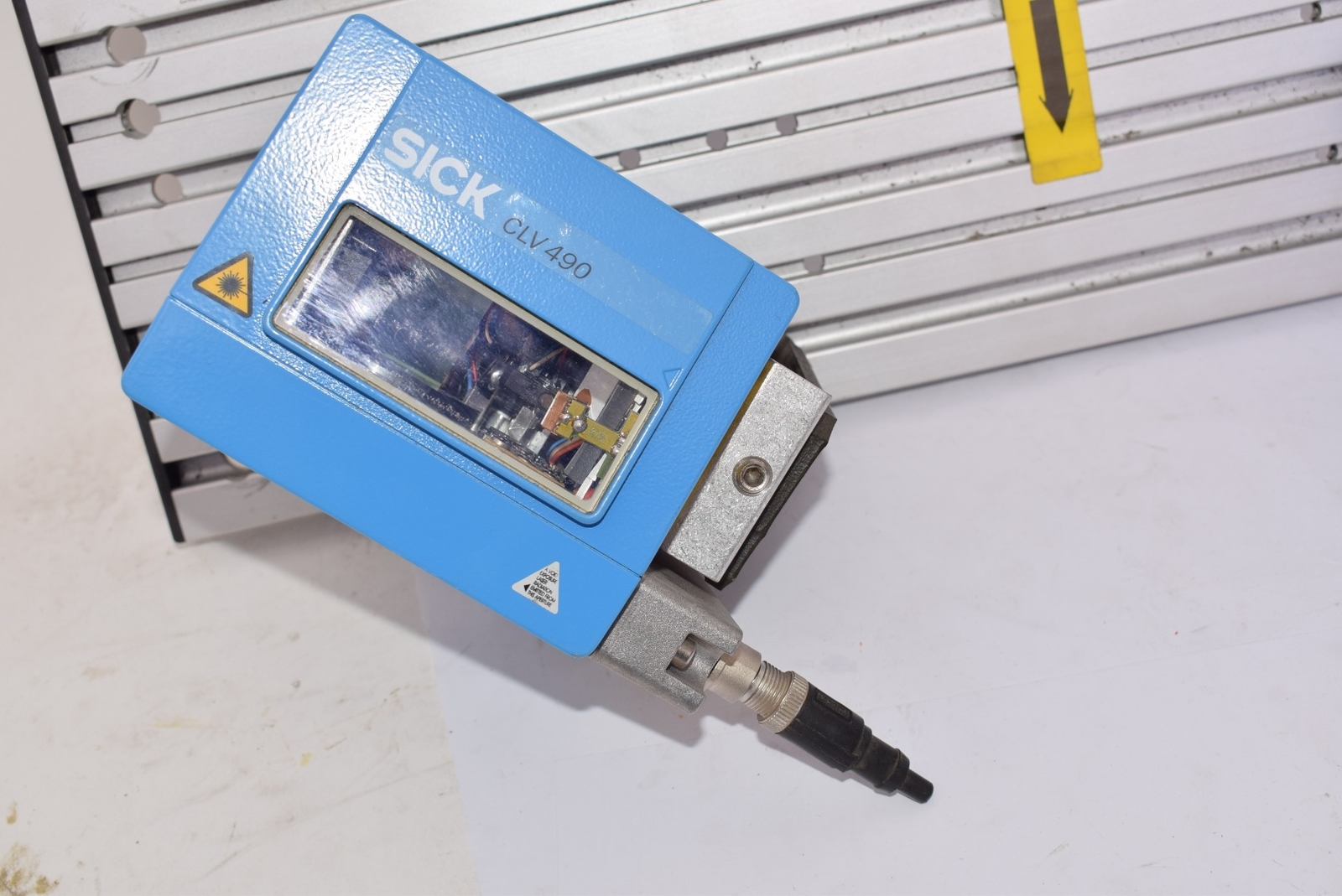 Lot of 2 SICK CLV490 Bar Code Scanners 1AMP 18-30VDC 9.5 WATT, W/ Back ...