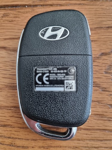 HYUNDAI 3 BUTTON REMOTE CAR KEY FOB IN WORKING ORDER. (REF 586/2) | eBay UK