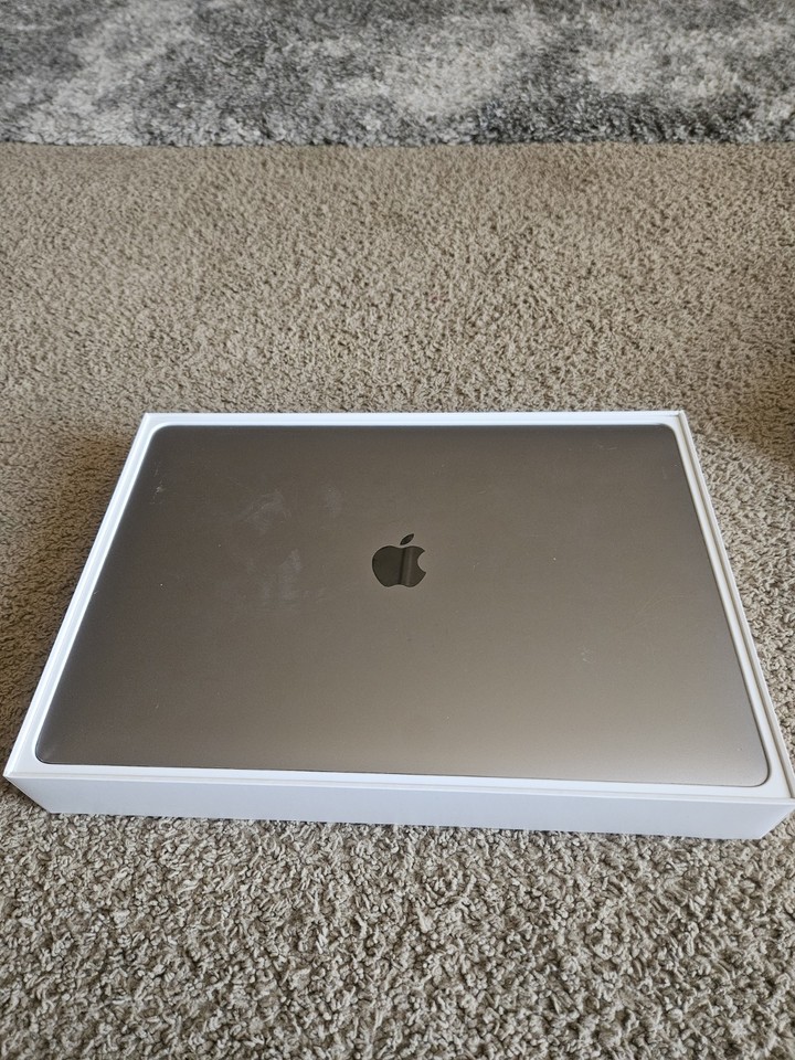 Apple MacBook Pro 15" 32GB 512GB 2.4GHz A1990 2019 Gray W/ Box SEE ...