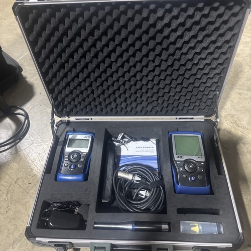 NTi Audio XL2 Meter Acoustic Analyzer, M4260 mic, MR-Pro, case , extras ...