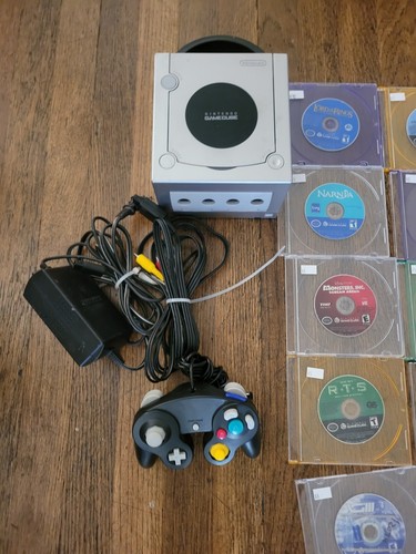 Nintendo GameCube Console Bundle System With Controller, Plugs & 18 ...