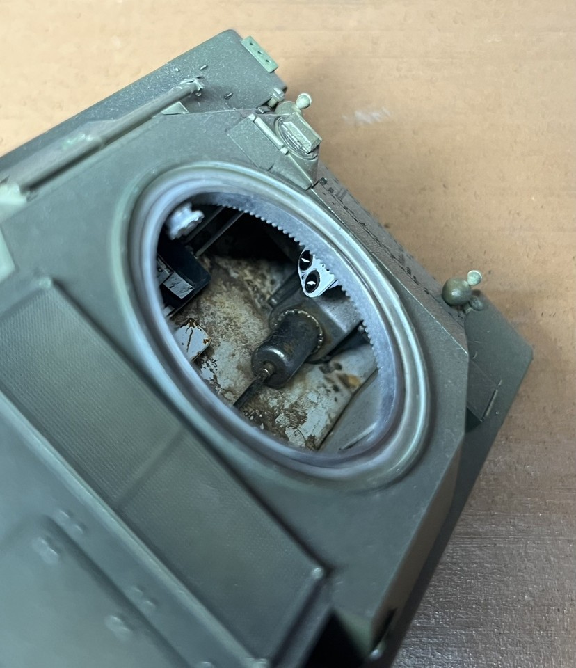 Bronco Models 1/35 WW2 British Airborne M22 Locust Light Tank Started ...