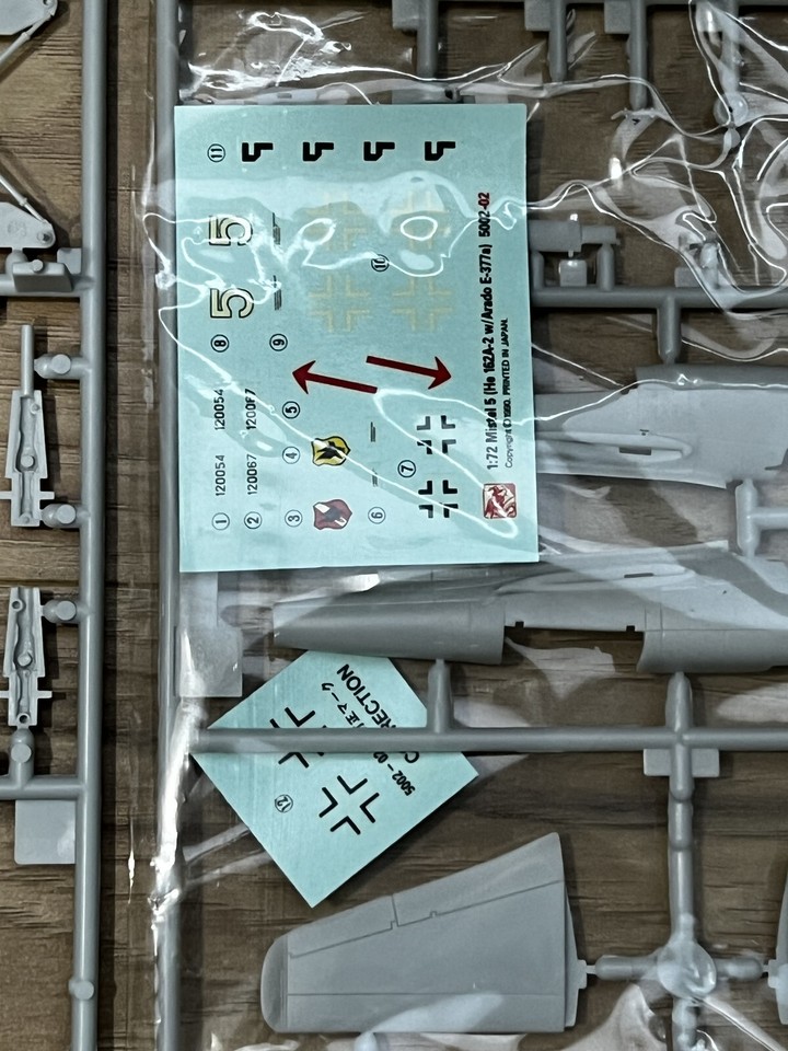 DML No. 5002 Mistel 5 - He 162A-2 w/Arado E-377a 1:72 Scale Model Kit ...