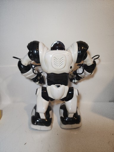 VINTAGE WOWWEE WHITE & BLACK ROBOSAPIEN ROBOT 2004 WORKS GREAT NO ...